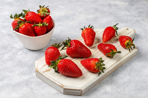 How To Make Dehydrated Strawberries | The Ultimate Guide